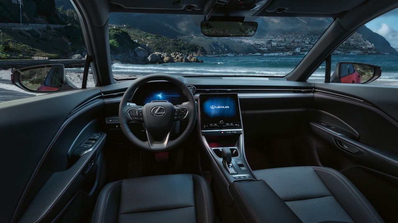 Yeni Lexus LBX Kendi Kendini Şarj Eden Hibrit | Lexus